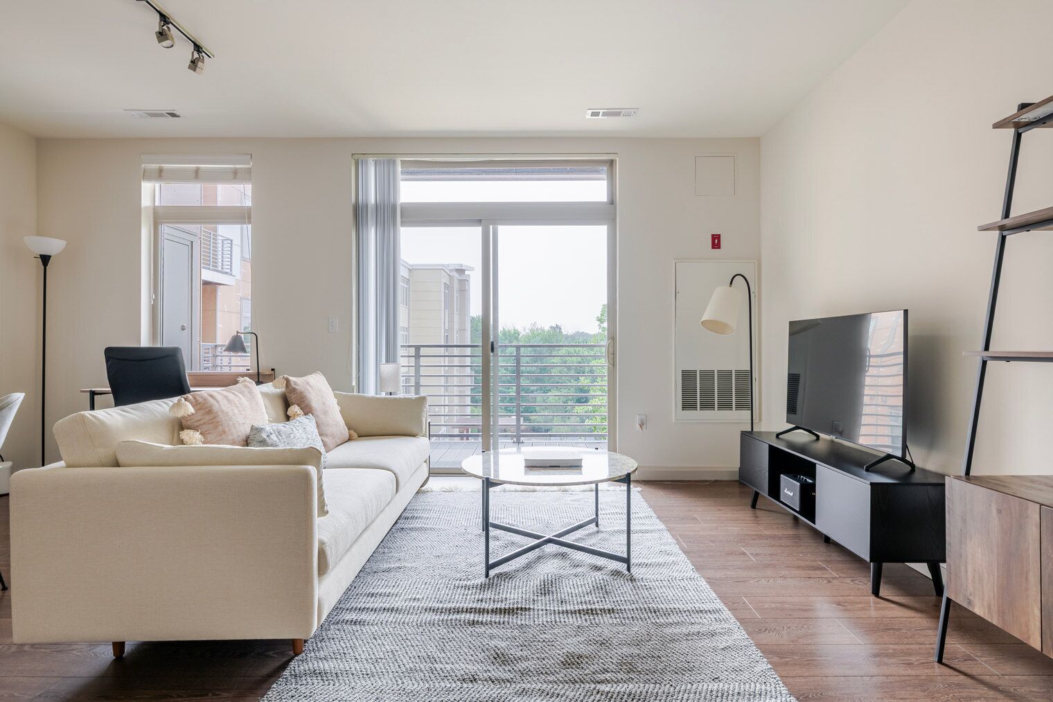 Blueground | Bleachery, Pool, Nr Charles River - Concord, MA