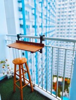 Apartamento Deluxe em Condomínio Fechado, 1 quarto, varanda, vista para a piscina | Varanda