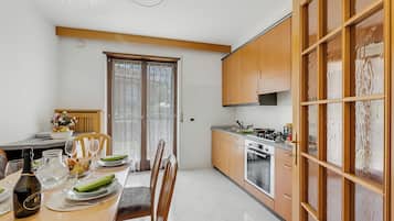 Apartamento Standard, 2 quartos, varanda (The Olive Tree Garden With Mountain) | Cozinha privada