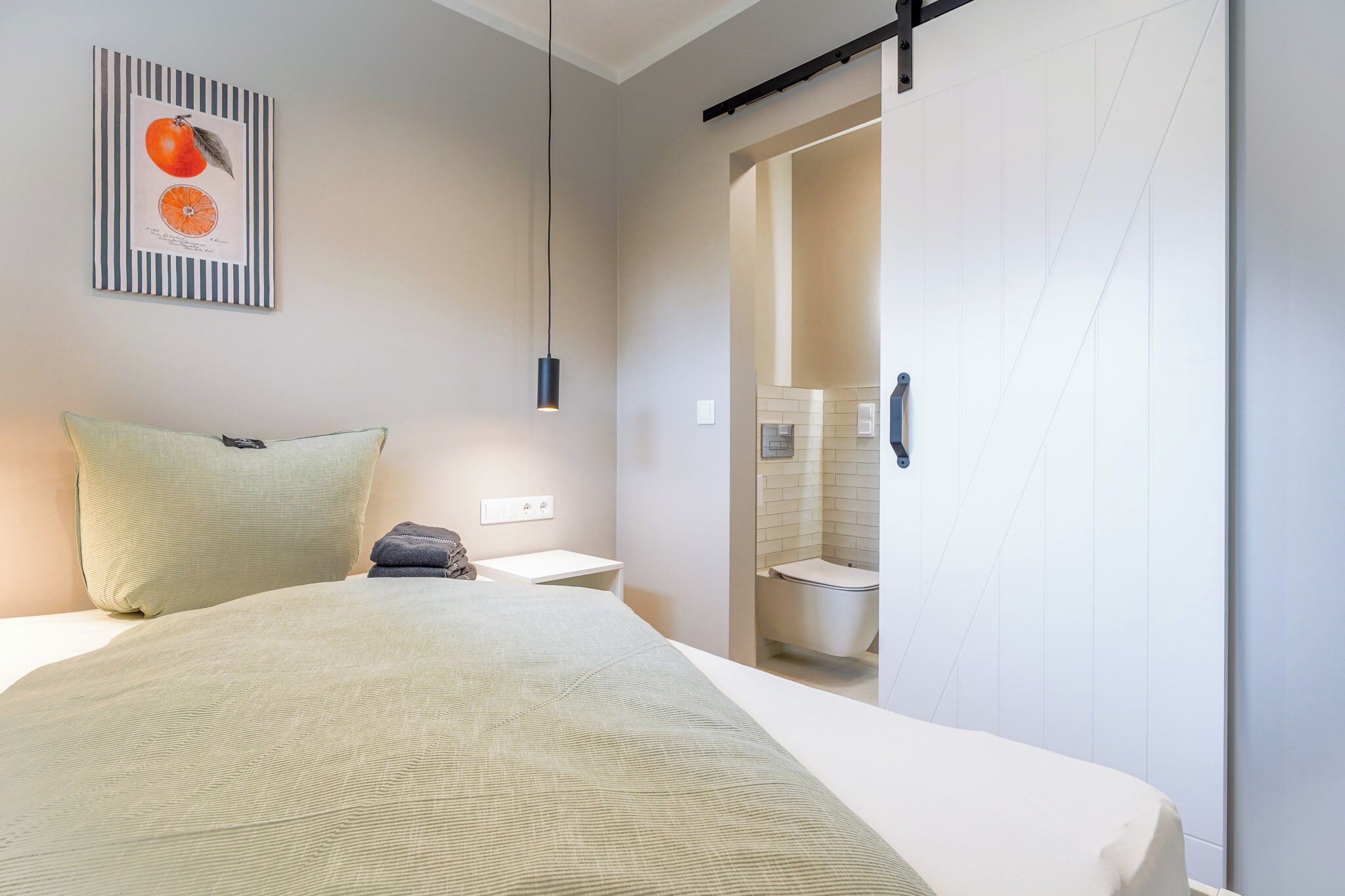 Komfortables Zimmer In Der Alten Schule Tating Mit Moderner Ausstattung - Tating