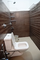 Quarto casal luxo | Banheiro | Chuveiro, produtos de toalete grátis, toalhas de banho 