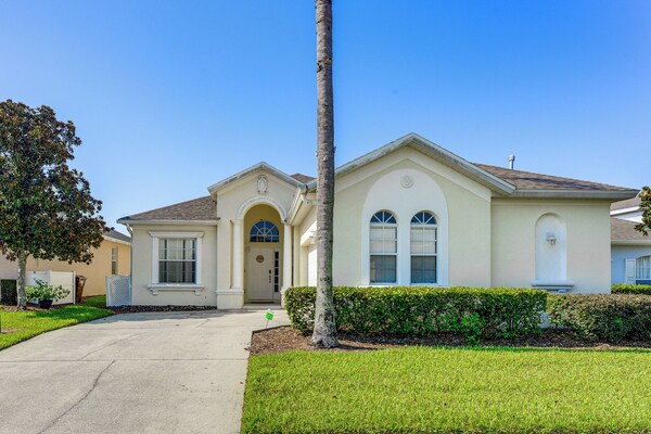 Walk To Tower Lake: Family Home In Gated Community - Florida