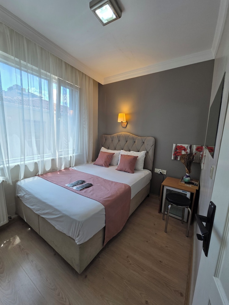 Taksi̇m Li̇fe House - Beyoğlu