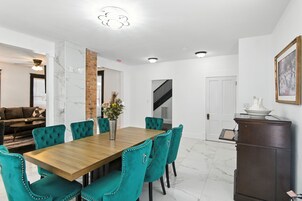 Casa, 4 quartos | Restaurantes