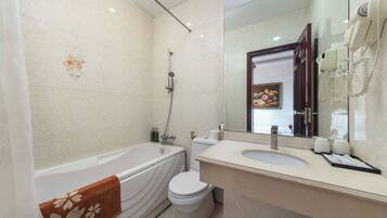 Quarto Duplo | Casa de banho | Chinelos