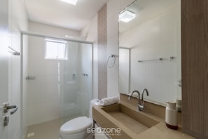 Apartamento Básico | Casa de banho | Um polibã
