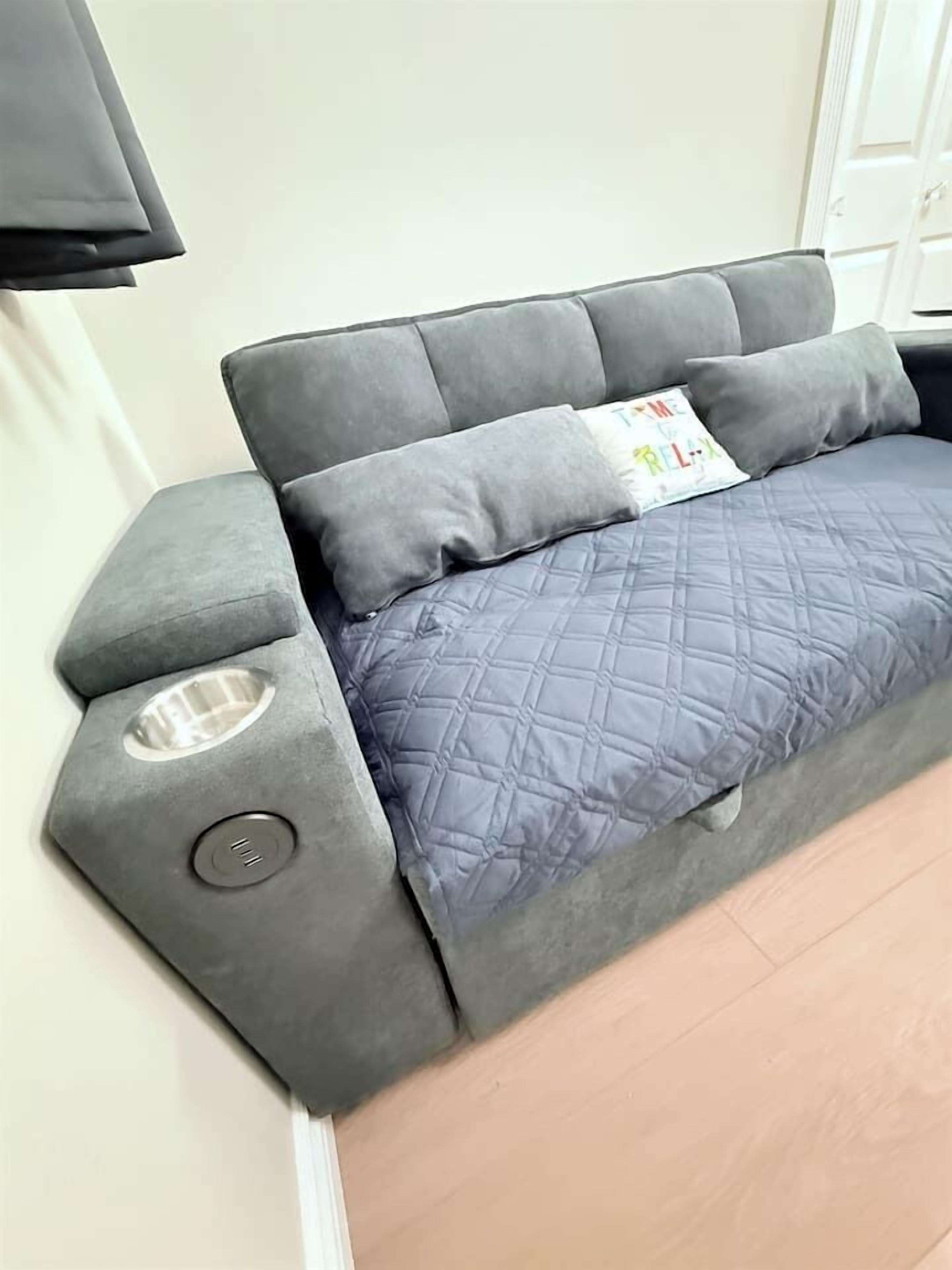 Cozy Modern Suite With Fireplace - Simi Valley, CA