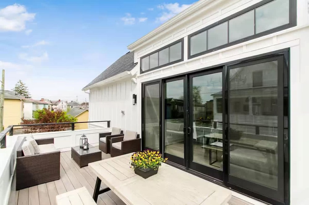 Jungle House Designer Residences – Downtown Columbus - Columbus, OH