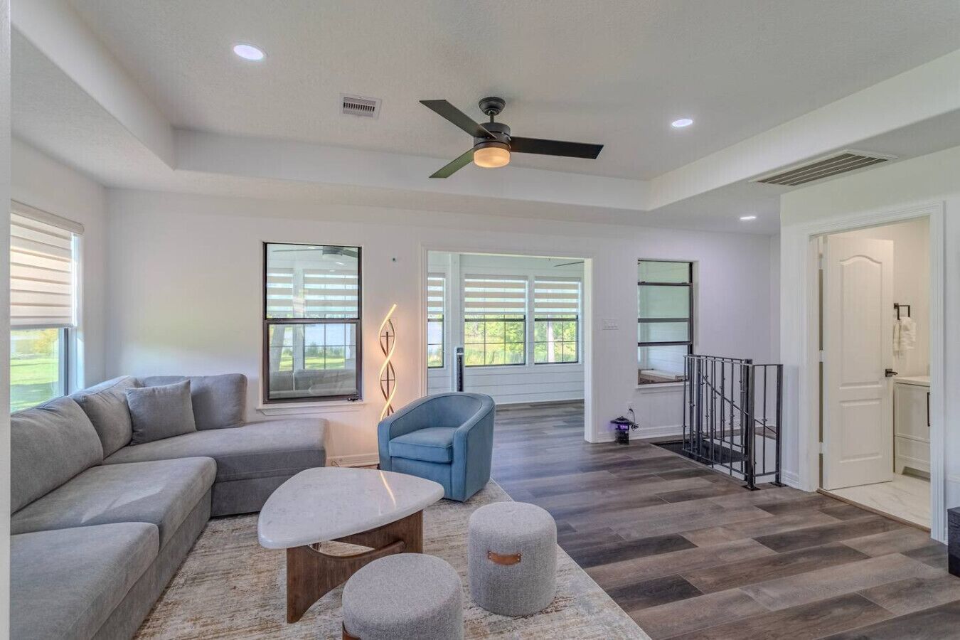 Woodsy Lakehouse Getaway - Houston, TX