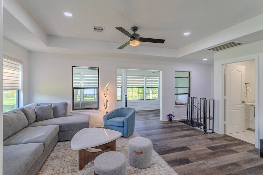 Woodsy Lakehouse Getaway - Houston, TX