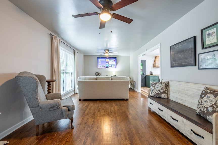 Comfort & Space In Prime Cartersville Spot - Cartersville, GA