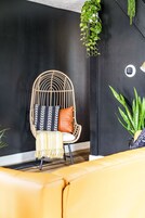 Casa de Luxo, não fumadores, aceitam-se animais de estimação | Sala | Smart TV de 55 de polegadas com canais digitais, Netflix, Hulu 