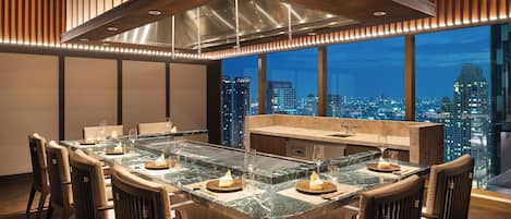 3 restaurantes, café da manhã, culinária japonesa