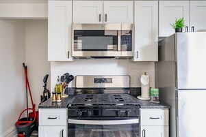 Casa Exclusiva, 4 quartos, aceitam-se animais de estimação | Cozinha privada | Um frigorífico/congelador grande, um micro-ondas, um forno 