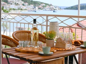 Apartamento (Two Bedroom Apartment with Balcony) | Varanda