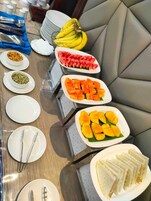Pequeno-almoço tipo buffet diário mediante uma taxa 