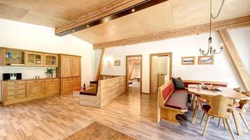 Apartamento Comfort, 2 quartos, vista para a montanha | Sala de estar