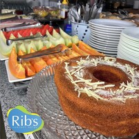 Café da manhã self-service grátis todos os dias