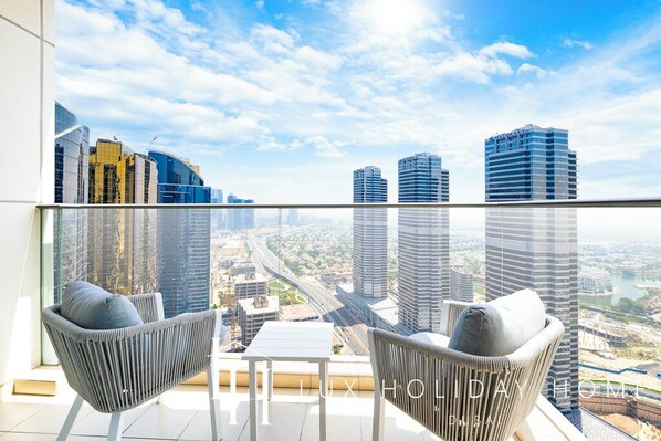 Apartamento, sacada, vista para a cidade | Sacada