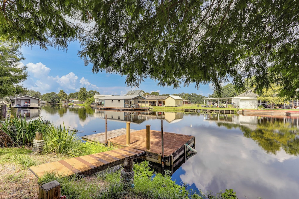 5 Mi To Downtown Morgan City: Waterfront Retreat - Lake Palourde, LA