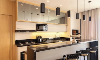 Apartamento básico | Cozinha privada | Talheres/pratos/utensílios de cozinha