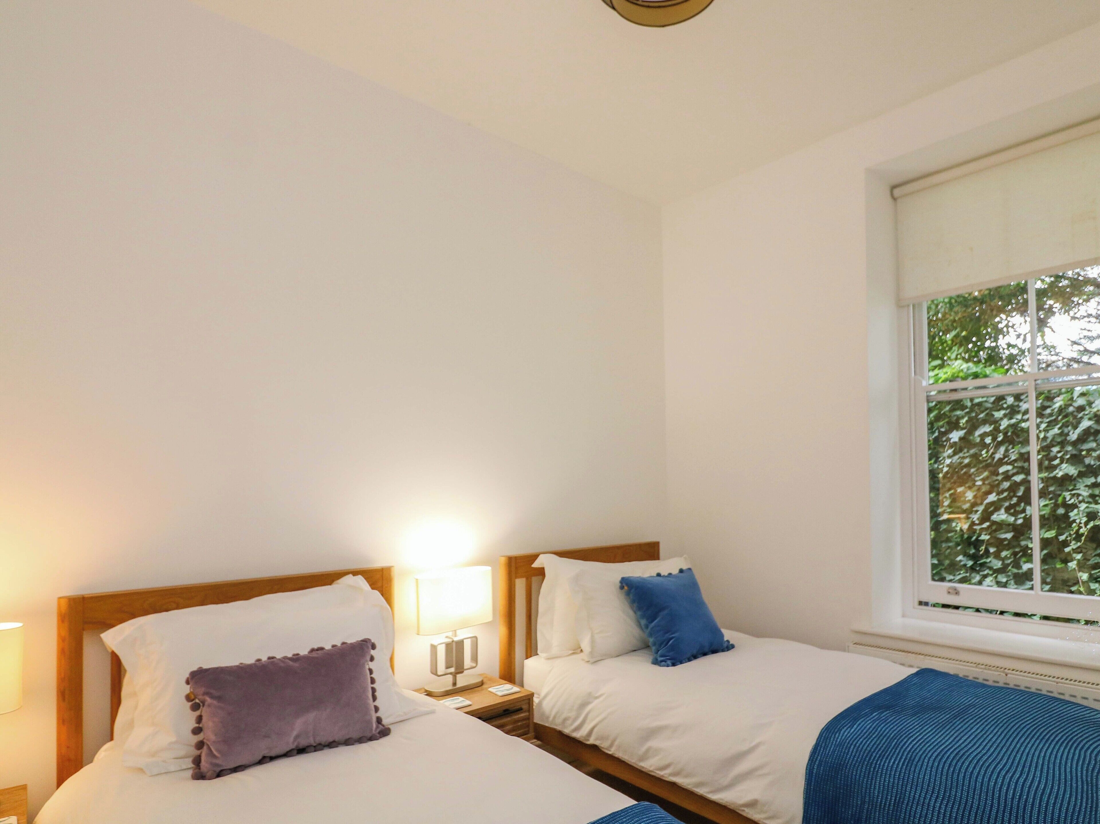 3 quartos, individualmente decorados, individualmente mobiliados