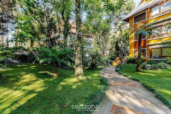 Apartamento Básico | Terrenos do alojamento