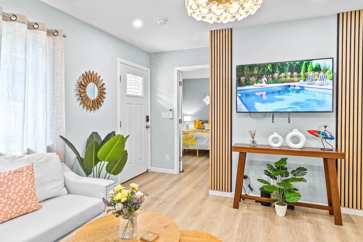 Family-friendly 2bd 2ba 2 Parkings Honolulu Home - Honolulu, HI