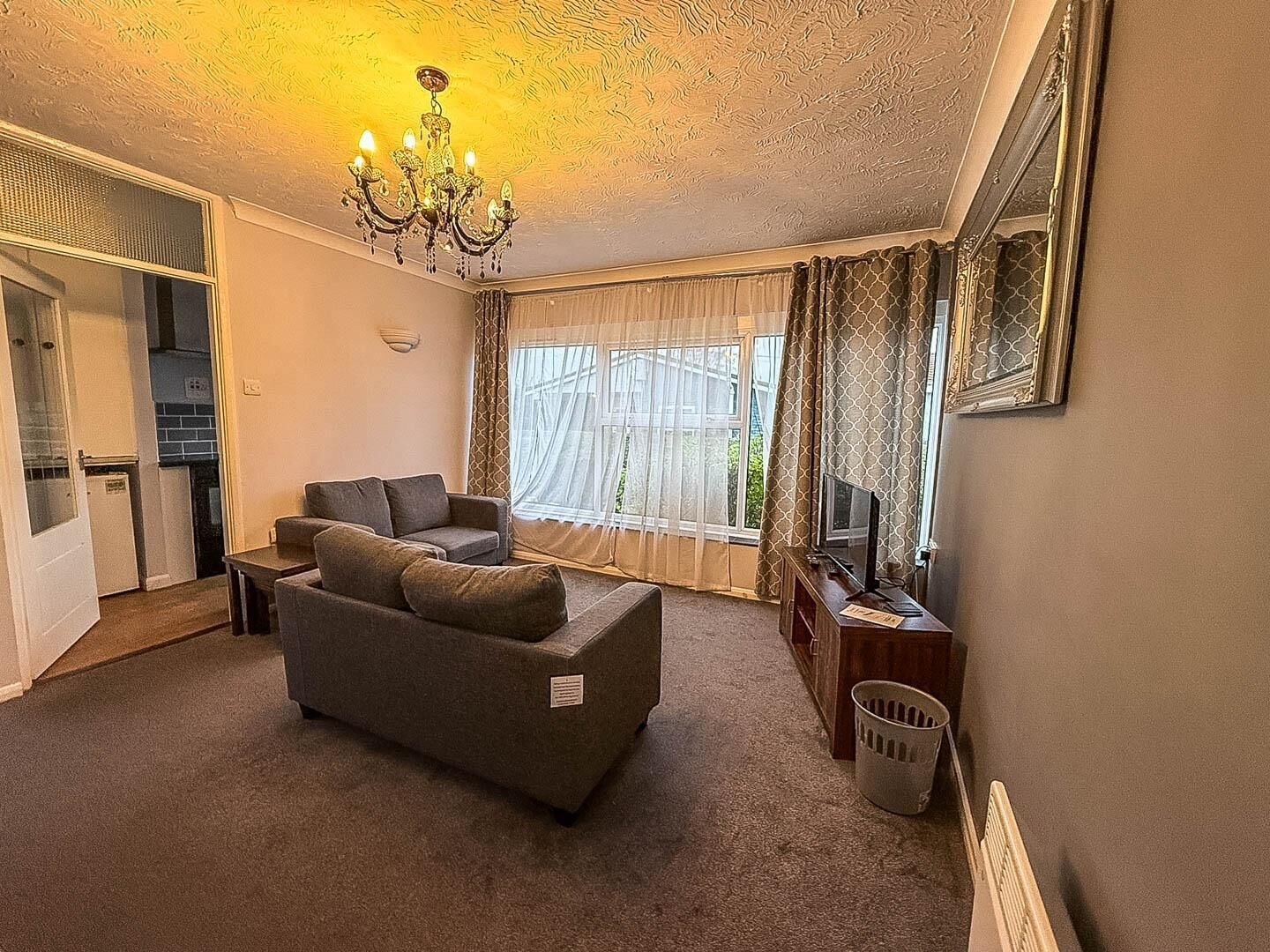 Dog Friendly Chalet With Outdoor Seating At Broadland Park And Marina Ref 12050b - Lowestoft