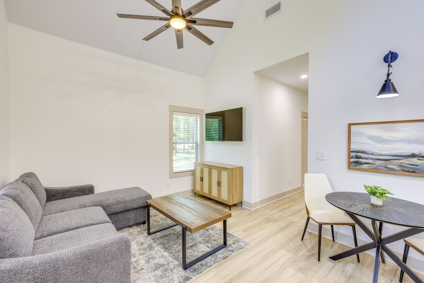 Walk To Sports Complex: Home In Millbrook! - Millbrook, AL