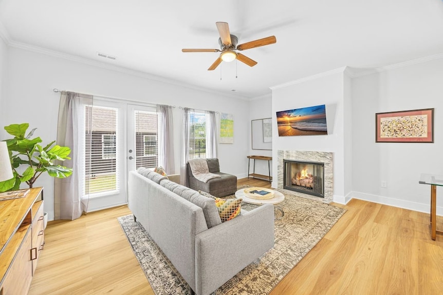 New 2024 Townhome | Bright & Modern Stay Close To Downtown Spartanburg - Spartanburg, SC