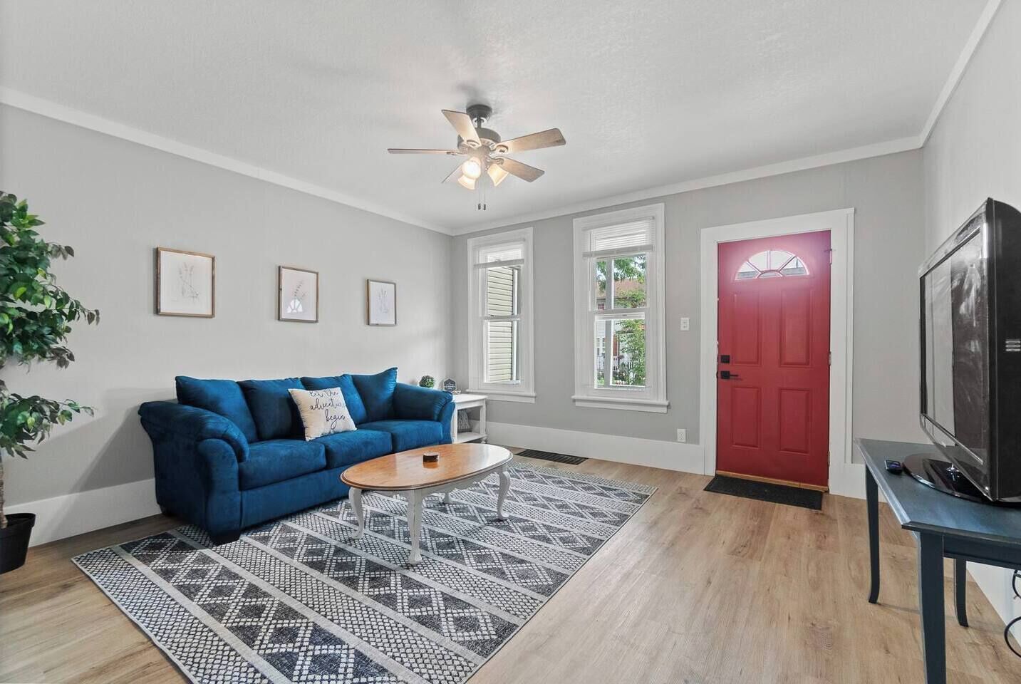 Spacious 2br Retreat  Pet-friendly & Cozy! - Three Rivers Festival