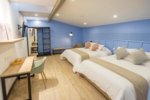 Quarto família | Cofres nos quartos, individualmente mobiliados, Wi-Fi de cortesia