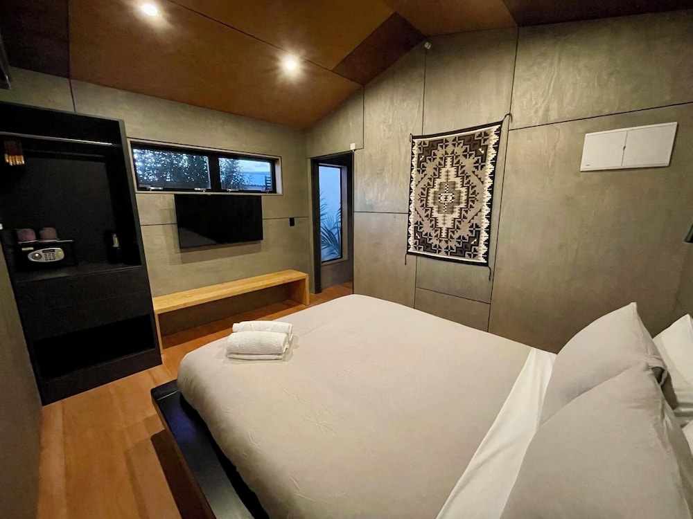 Reelhaus Retreat - Okiato | Vrbo