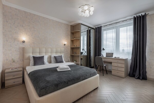 3-room Apt With View Of National Library - Minsk