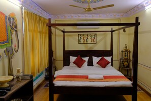 Quarto Duplo ou Twin Comfort | Secretária, ferro/tábua de engomar, Wi-fi grátis 