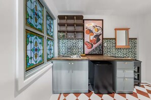 Estúdio Clássico, 1 cama de casal, Vista para a cidade | Cozinha privada | Minifrigorífico, um micro-ondas, uma placa de cozinha