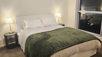 Apartamento, vista para o lago | Ferro/tábua de engomar, Wi-fi grátis