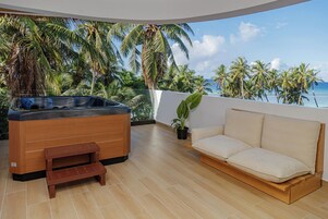 Quarto casal superluxo, sacada, vista para o mar | Terraço/pátio