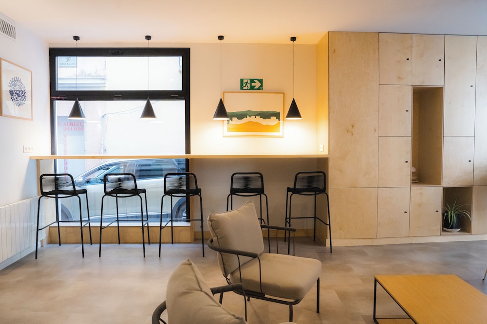 Urban Cube Hostel Granada - Granada