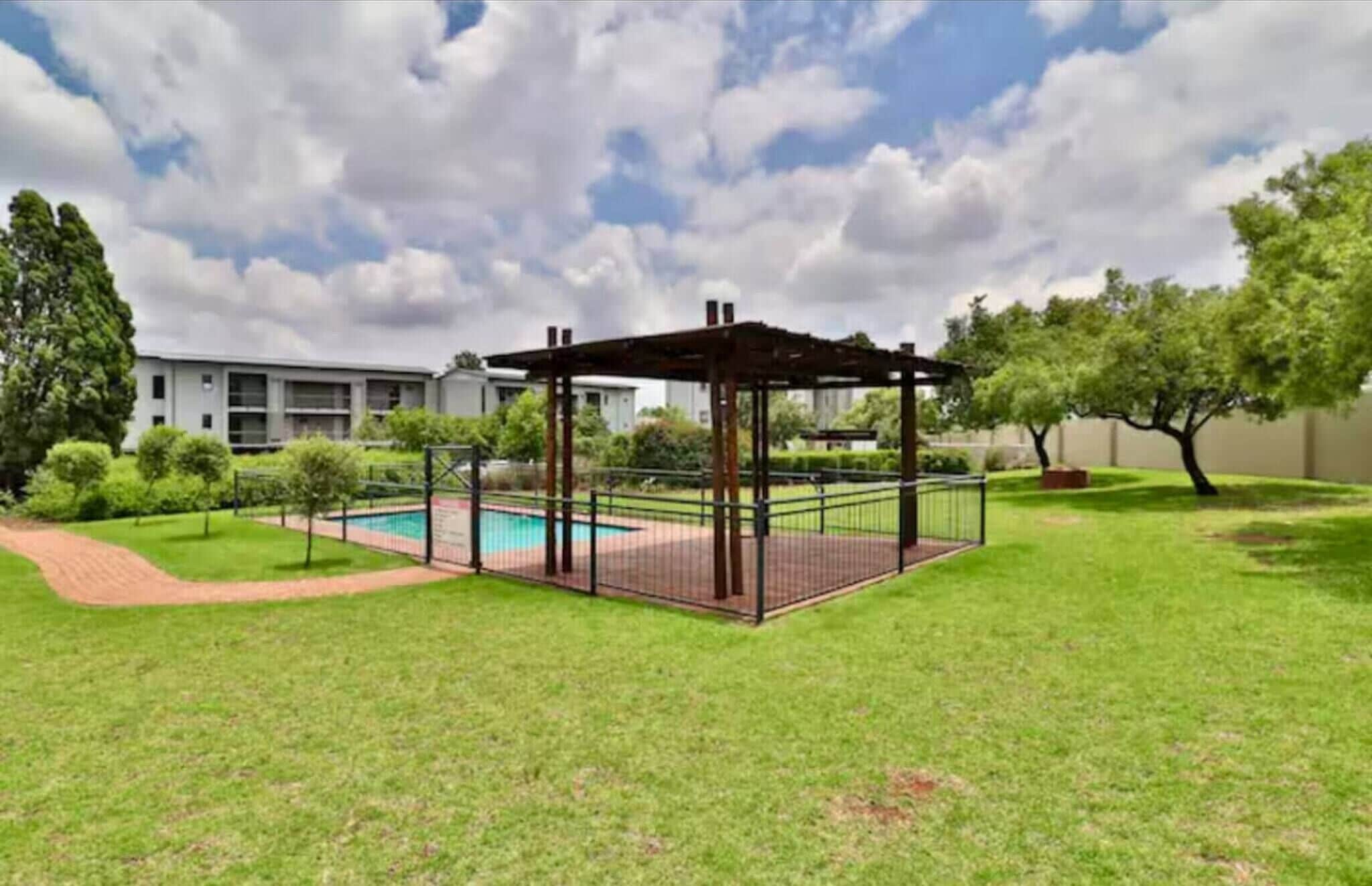 Apartamento, 2 quartos, varanda | Terrenos do alojamento