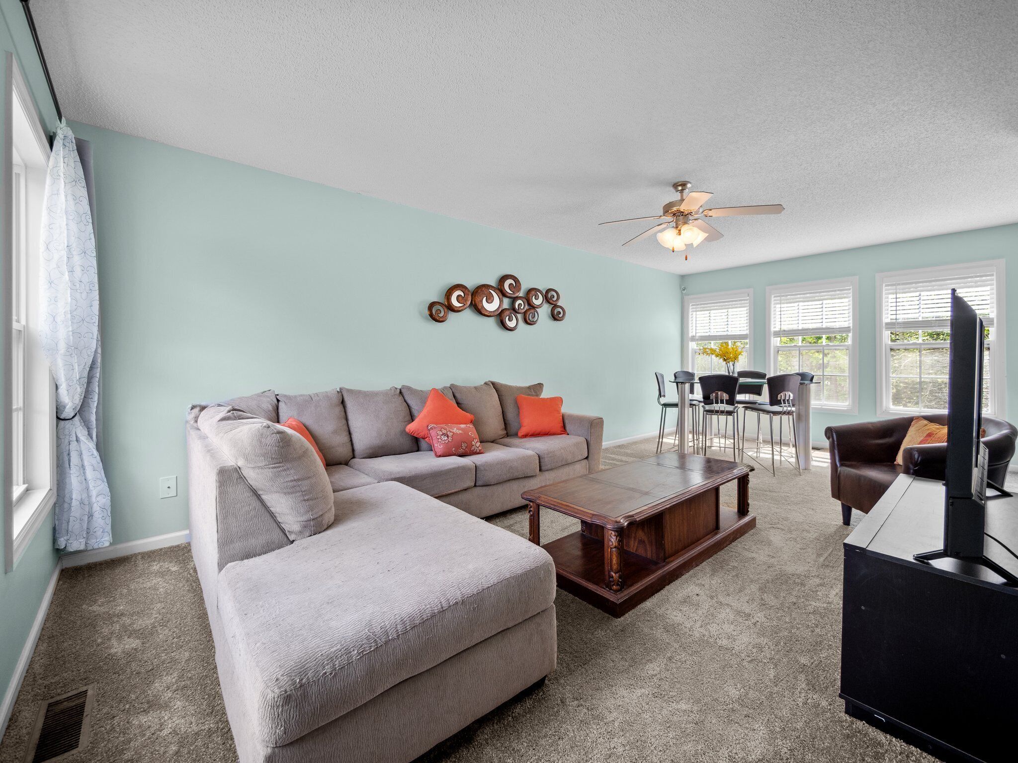 Freedom's Stay - 3-bed/2.5 Bath In Quiet Jacksonville Neighborhood. Pet Friendly - Jacksonville, NC