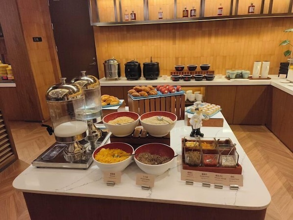 Café da manhã com buffet todos os dias (CNY 99 por pessoa)