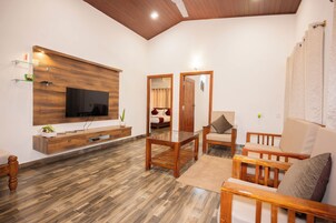 Villa Elite | Secretária, ferro/tábua de engomar, roupa de cama fornecida 