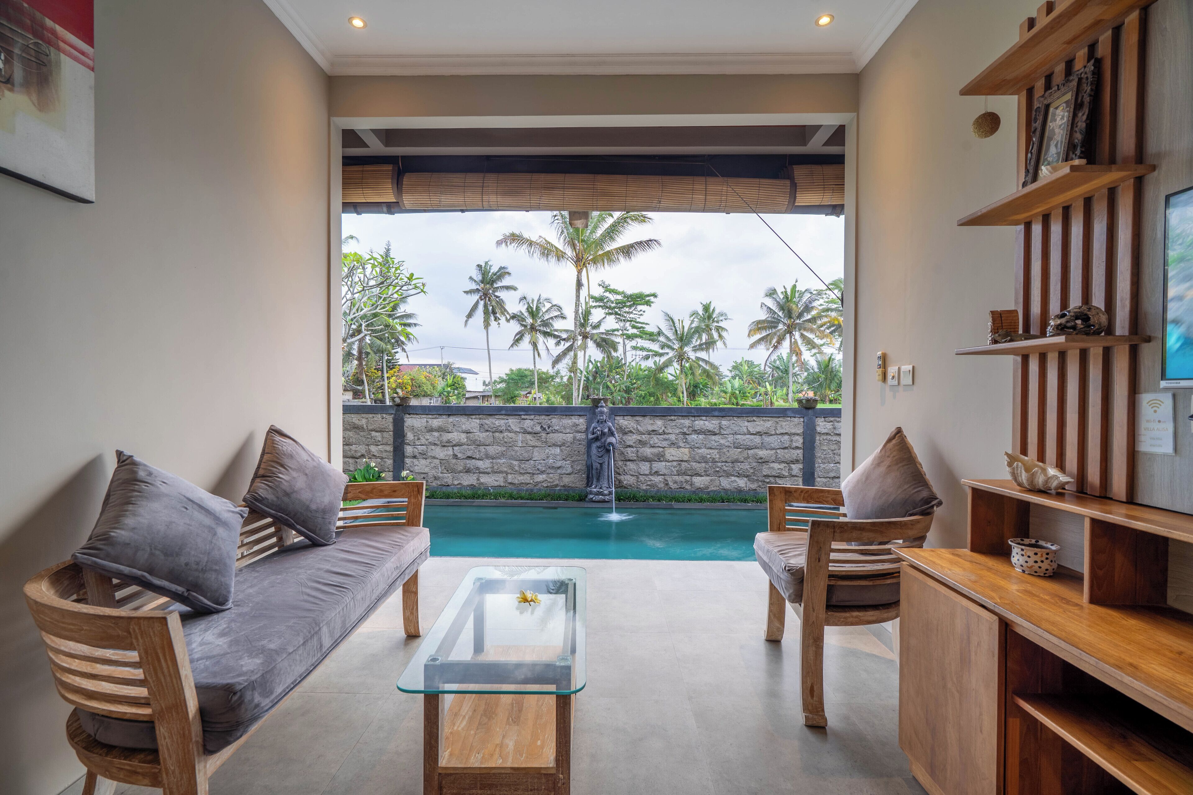 Villa Familiar, vista para a piscina | Sala de estar