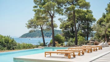 Piscina externa sazonal