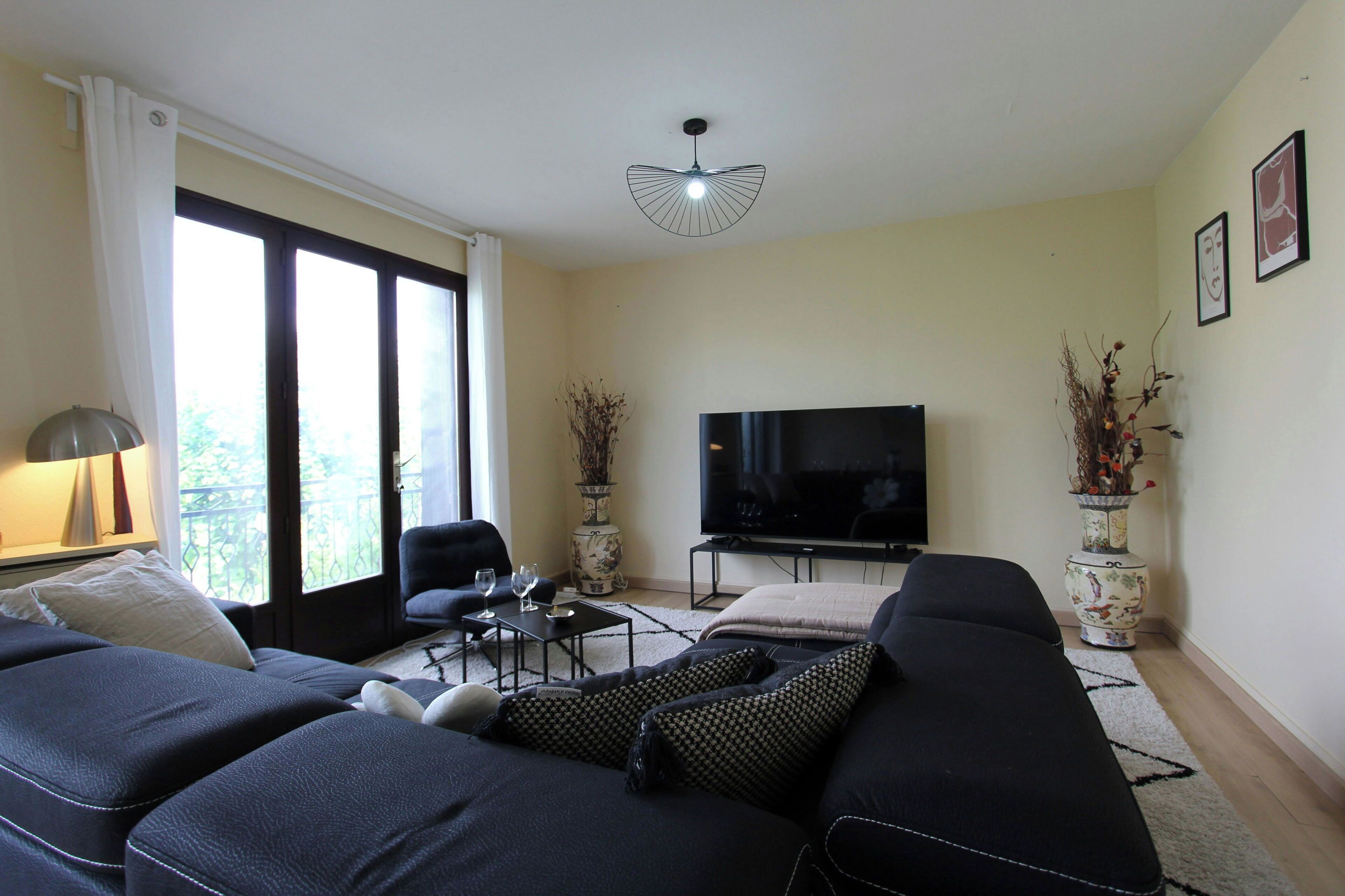 Le 15' De Paris - Trois Chambres Appartement, Couchages 8 - Pantin