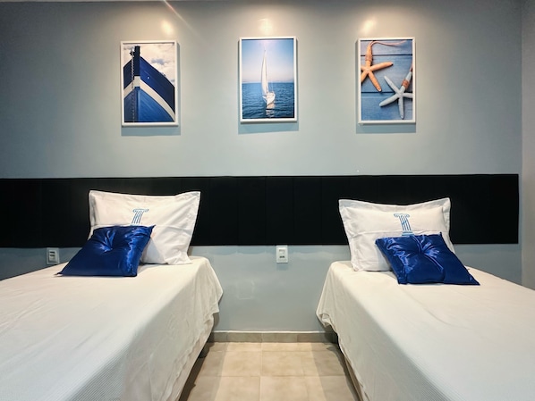 Apartamento Clássico, casa de banho privativa, vista para a praia | Secretária, secretária adequada para computadores portáteis