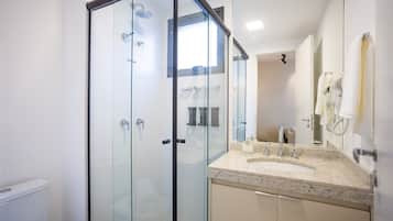 Apartamento | Casa de banho | Sabão, champô, papel higiénico