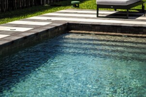 Piscina exterior sazonal
